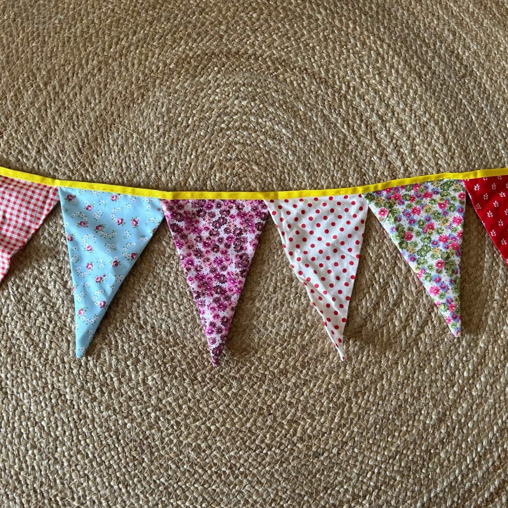 Bunting Colorful – mealscamp.com